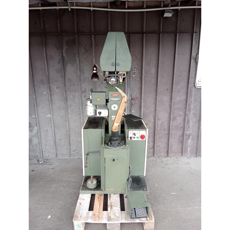 Svit 03036 P2 Machine for sewing soles